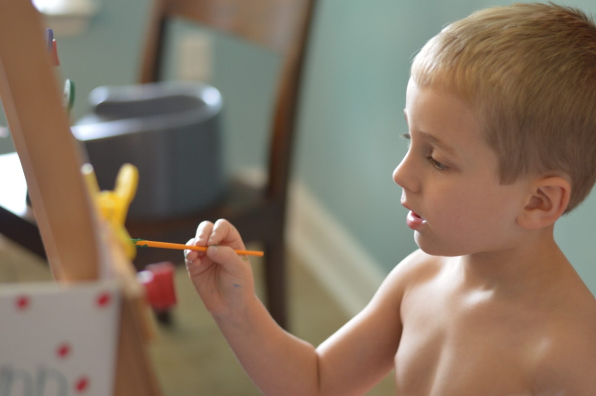 Easy Rainy Day Indoor Activities For Kids Things To Do At Home Easy Rainy Day Indoor Activities For Kids Things To Do At Home