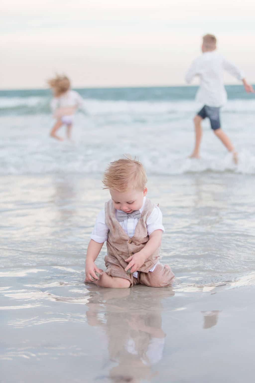 30+ Best Beach Family Photo Ideas: Tips for Getting the Best Pictures