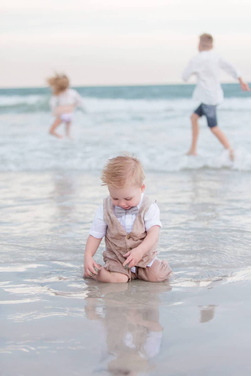 30+ Best Beach Family Photo Ideas: Tips for Getting the Best Pictures