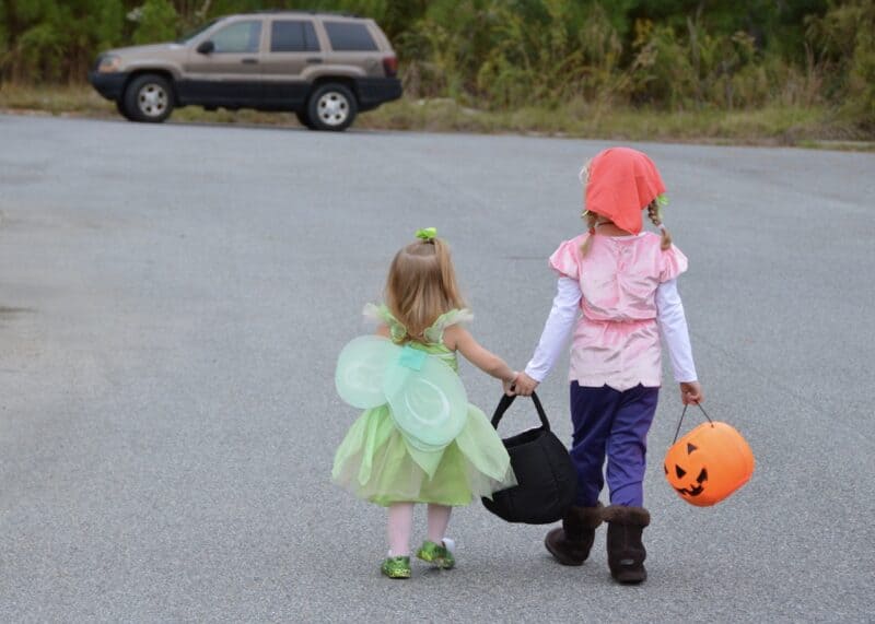 30+ Best Fall Outdoor Activities for Kids