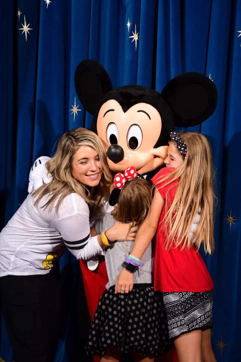 How to Meet Characters at Disney World: Tips for Disney World Character ...