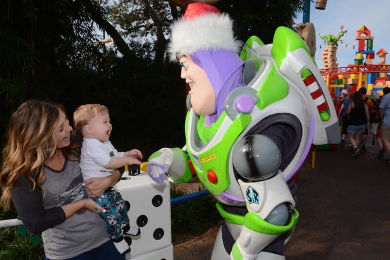 How to Meet Characters at Disney World: Tips for Disney World Character ...