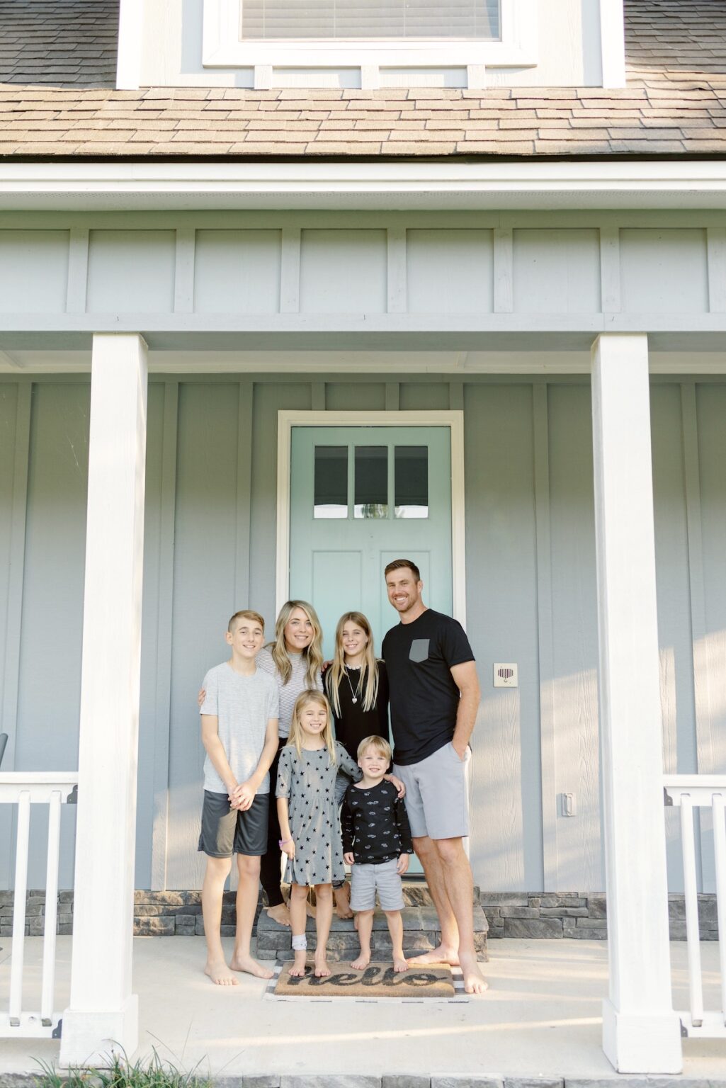 Family Photos at Home Before Moving: Lifestyle Photography at Home