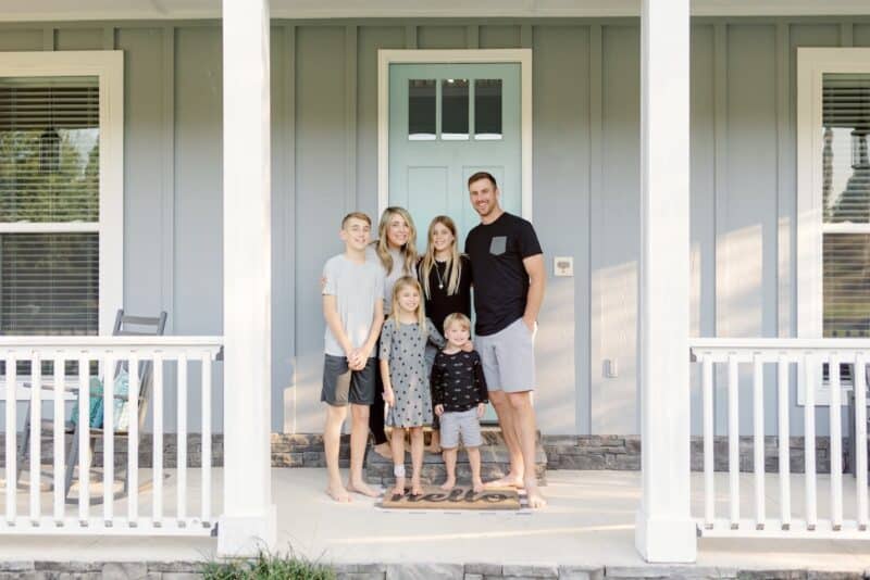 Family Photos at Home Before Moving: Lifestyle Photography at Home